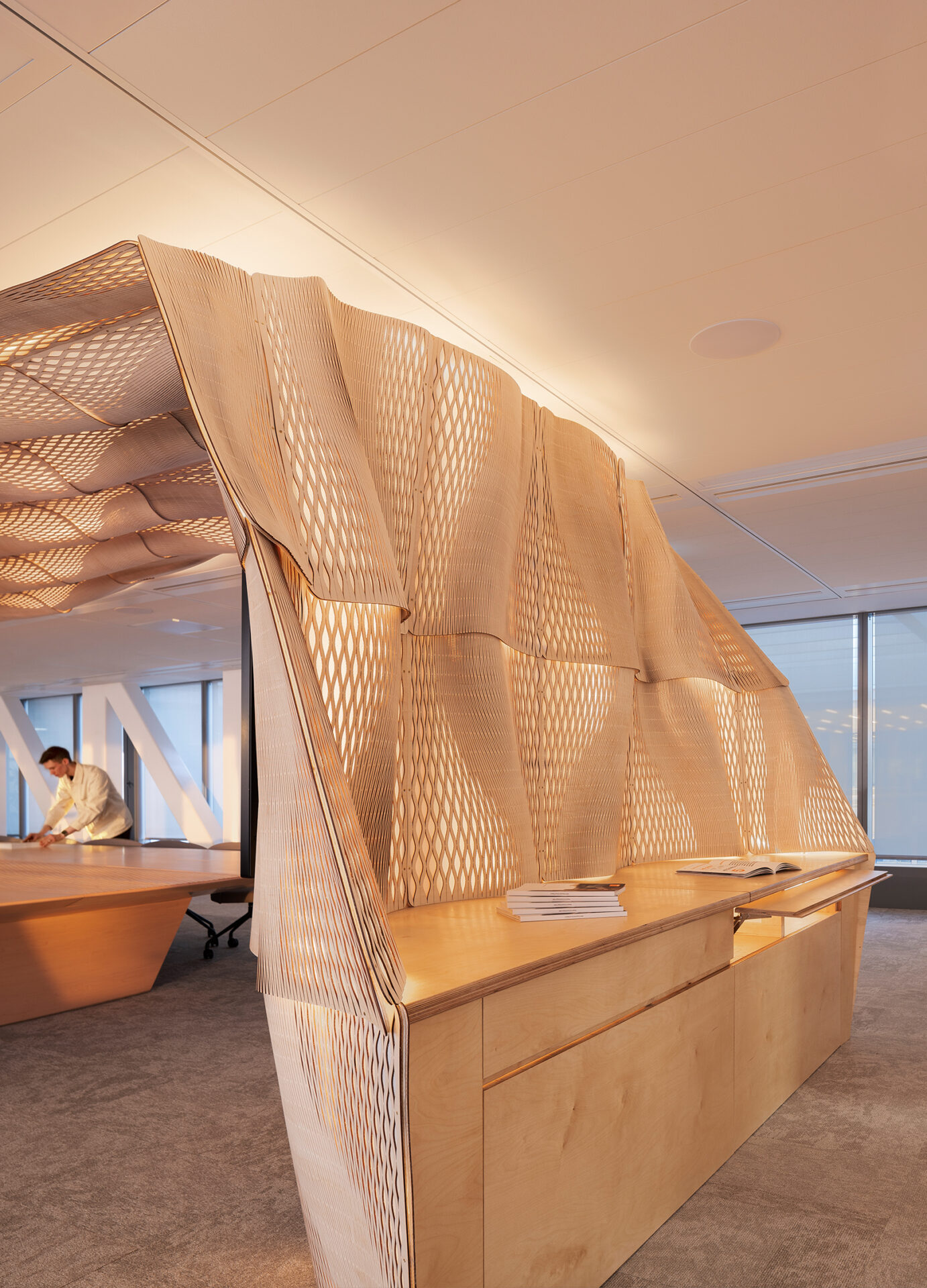 WOODEN WAVES: THE BOARDROOM AT ORANGE HQ - Mamou-Mani